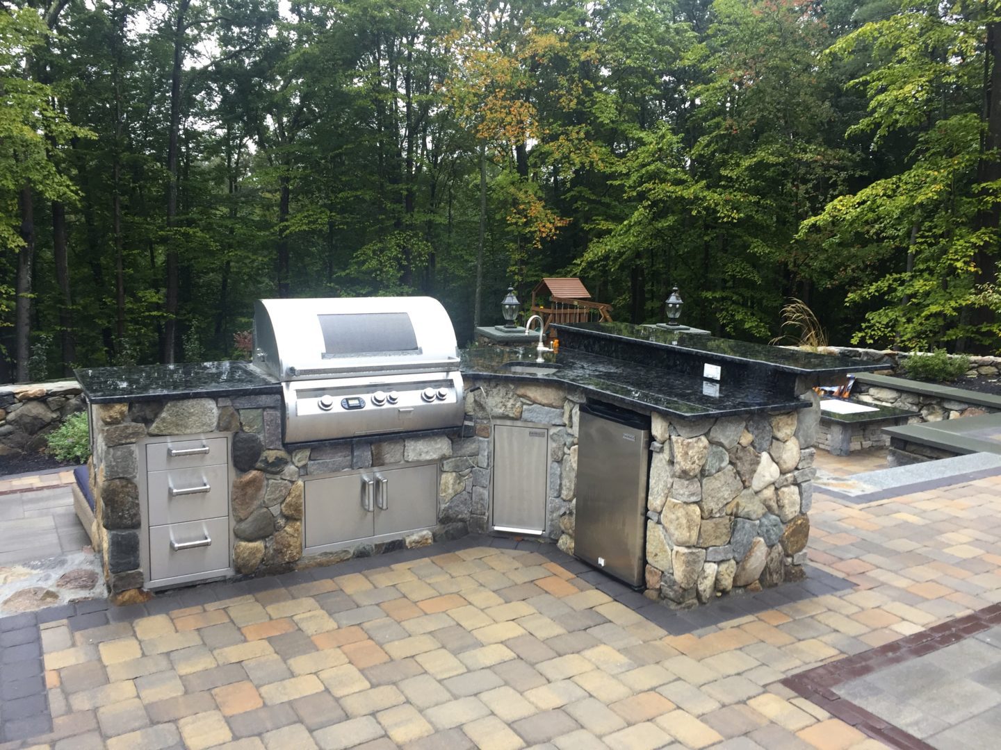 A Guide to Choosing the Right Stone for Outdoor Kitchens: Explore ...