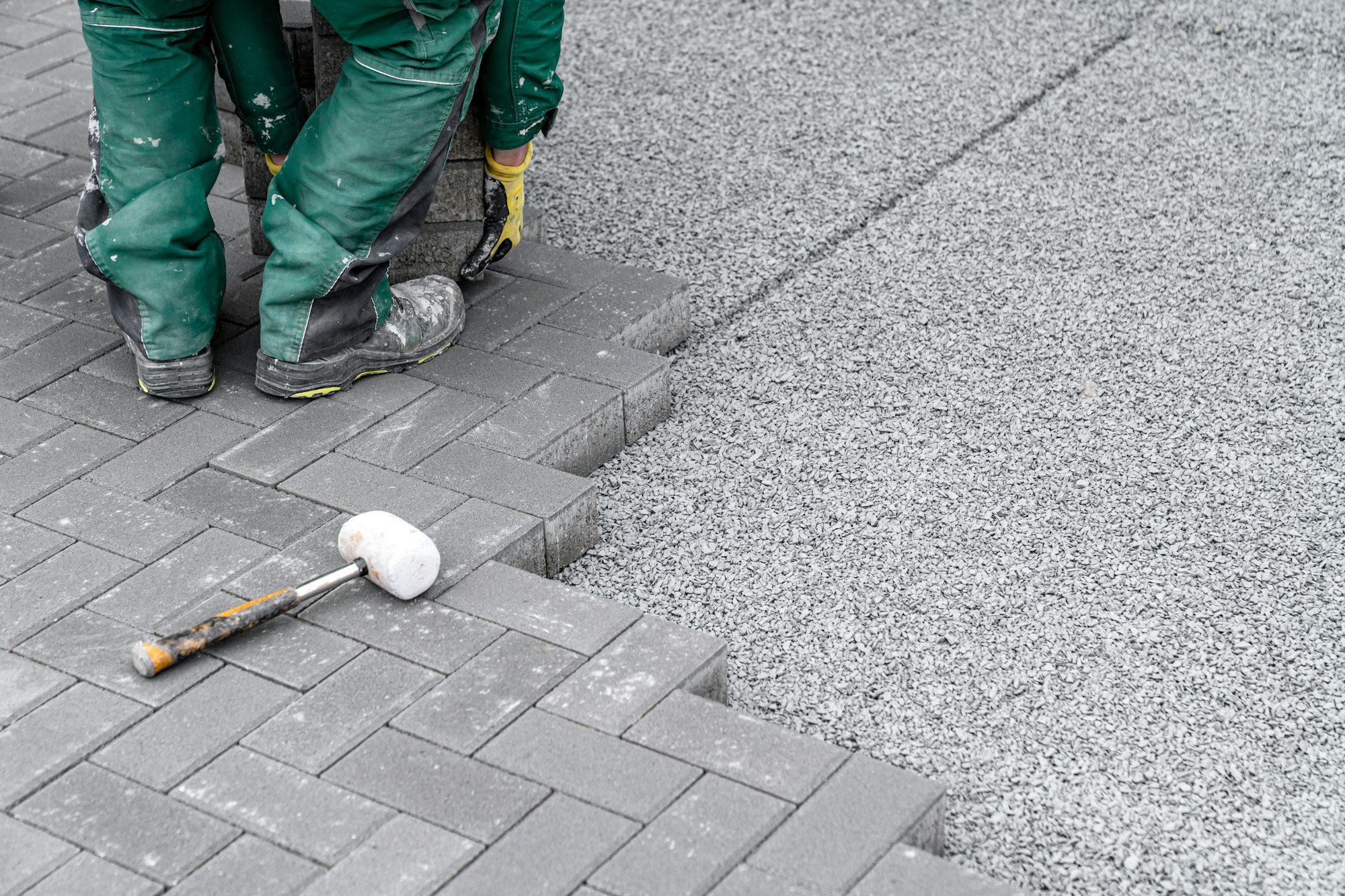 Exploring the Stone Driveway: Types, Installation, and Maintenance Insights