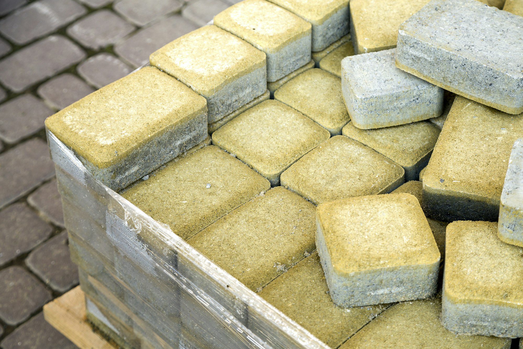 Exploring the Stone Driveway: Types, Installation, and Maintenance Insights